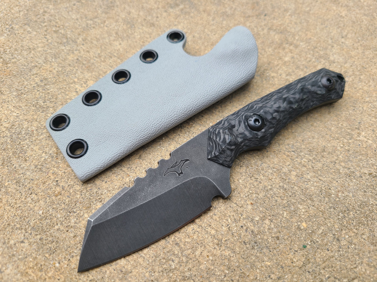 Cruwear Mid-Sized Raptor (Carbon Fiber) – Tactical Pterodactyl Knives