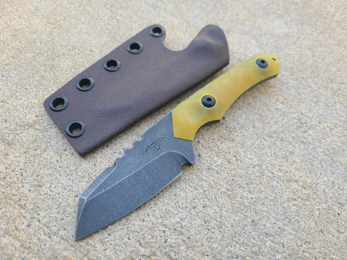 MagnaCut Mid-Sized Raptor (Amber) – Tactical Pterodactyl Knives