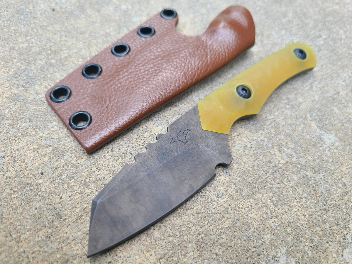 MagnaCut Mid-Sized Raptor (Amber) – Tactical Pterodactyl Knives