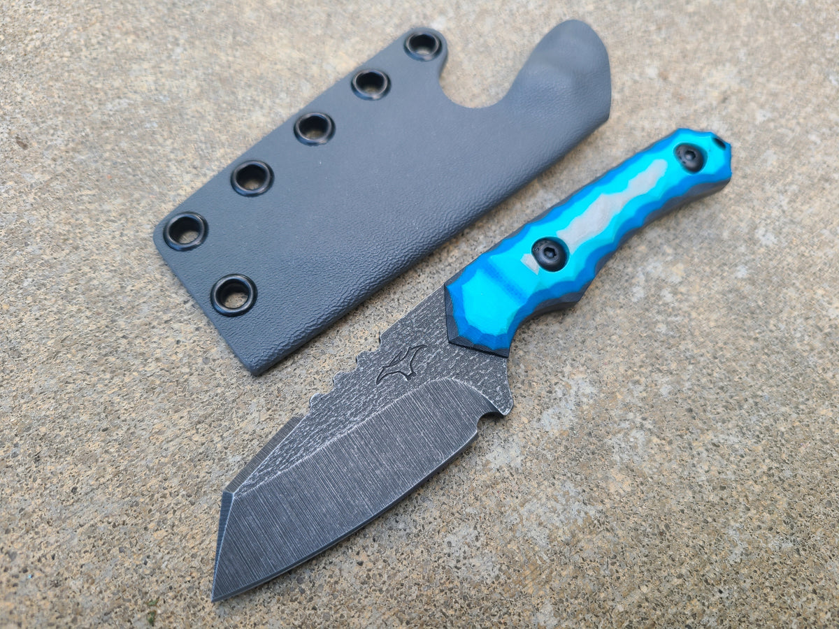MagnaCut Mid-Sized Raptor (Gray/Blue Layered) – Tactical Pterodactyl Knives